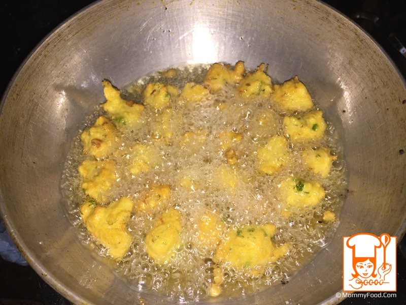 Senaga Pesara Punugulu - Step By Step Recipe In Pictures | MommyFood.Com