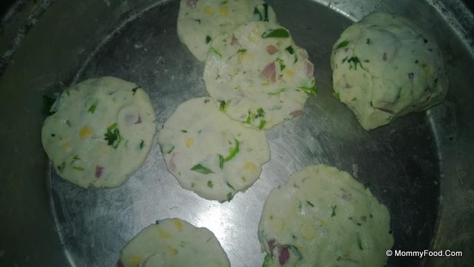 Ulli Chekkalu - Step By Step Recipe In Pictures | MommyFood.Com